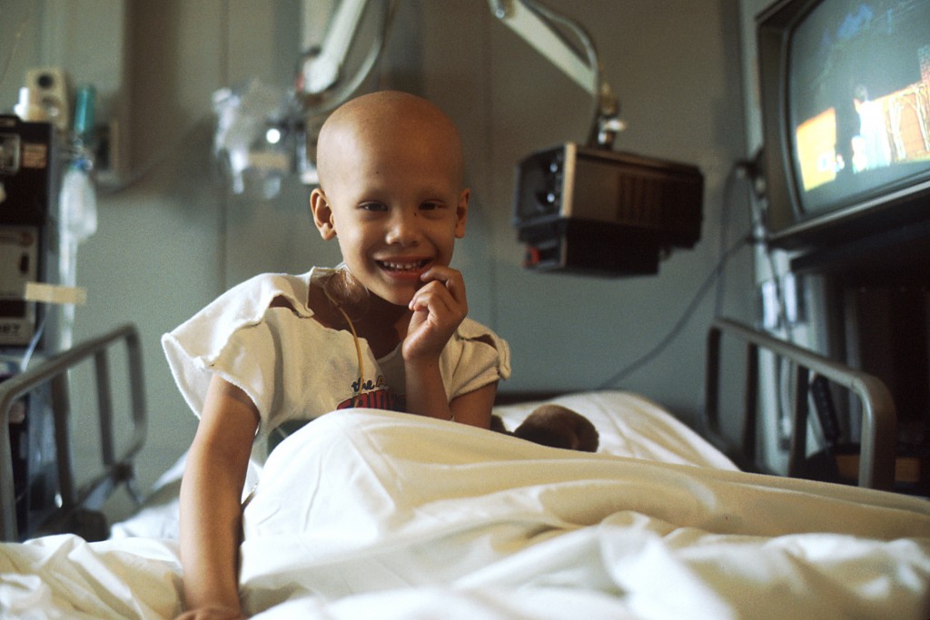 Young_girl_receiving_chemotherapy - Cancer Doc